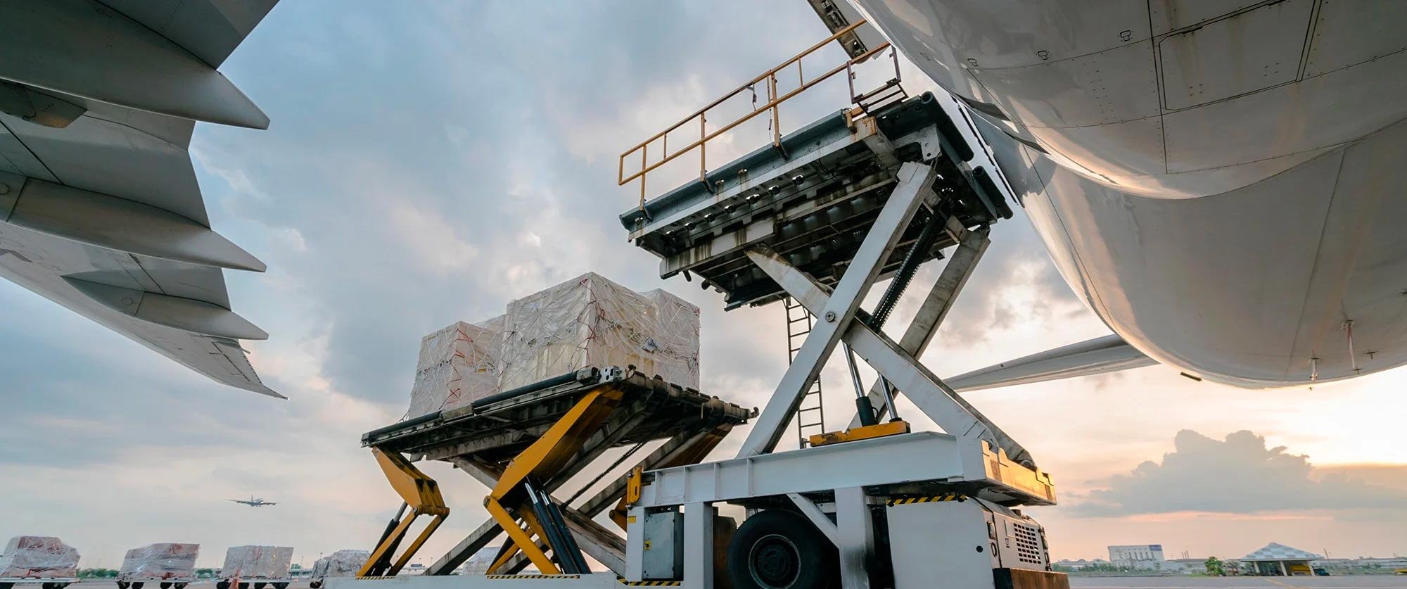 Air Charter for the Automotive Industry: A Vital Logistics Solution